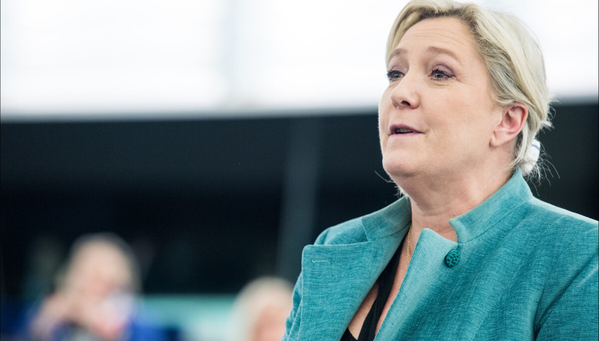 Hårfin ledelse til Marine Le Pen mot Emmanuel Macron i ny måling Hårfin ledelse til Marine Le Pen mot Emmanuel Macron i ny måling